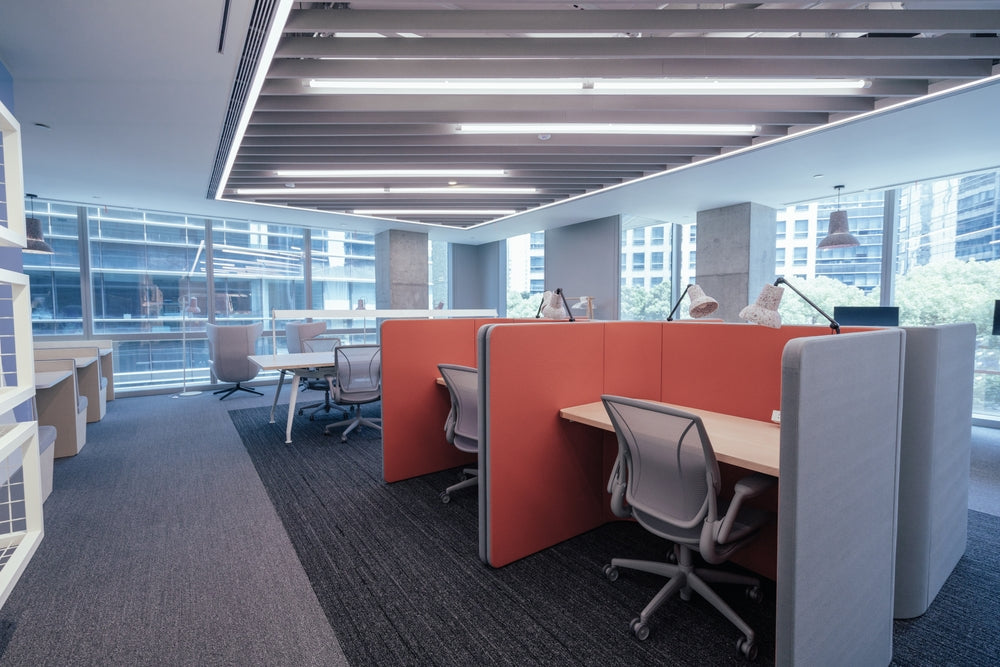 Creating Collaborative Workspaces with Office Cubicles | New Life Office