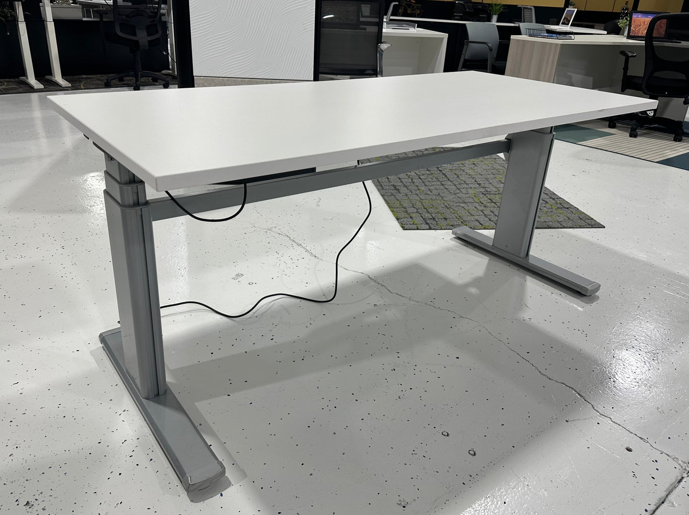 Affordable Sit-Stand Adjustable Desks | New Life Office